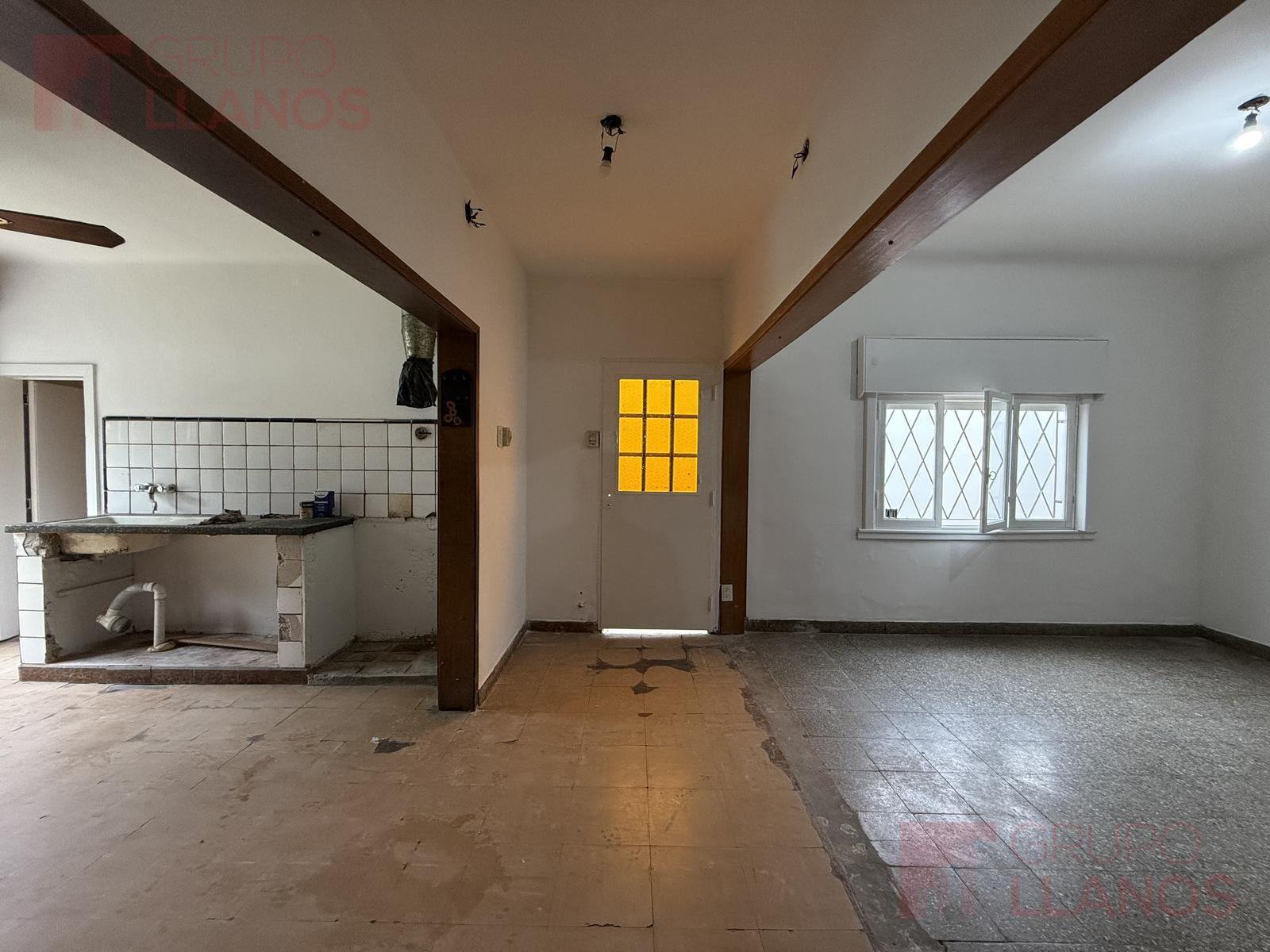 Venta | Venta de Casa de 4 Ambientes en Luján Centro, con cochera ...