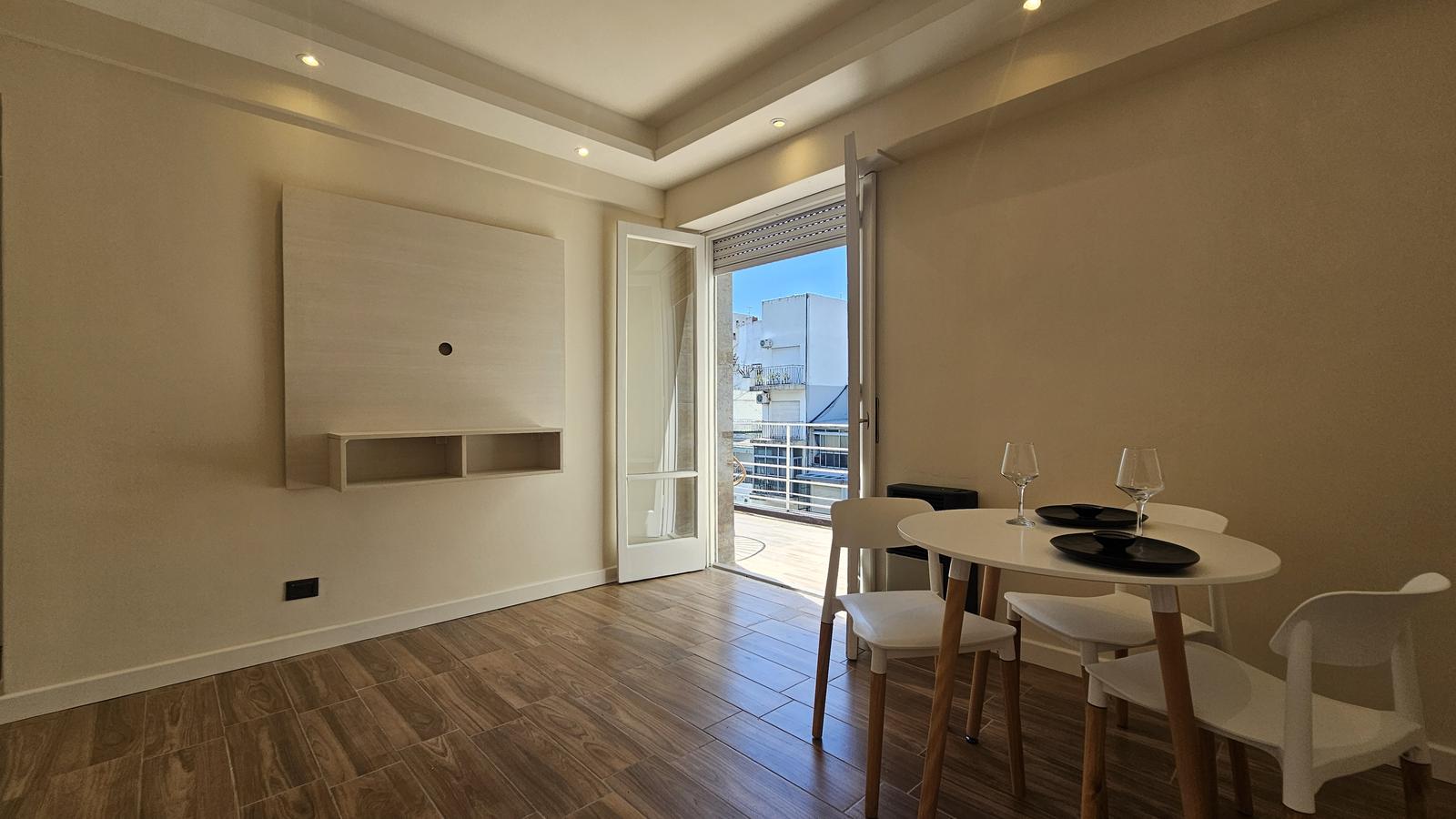 Venta | Venta - Departamento dos ambientes reciclado a la calle con ...