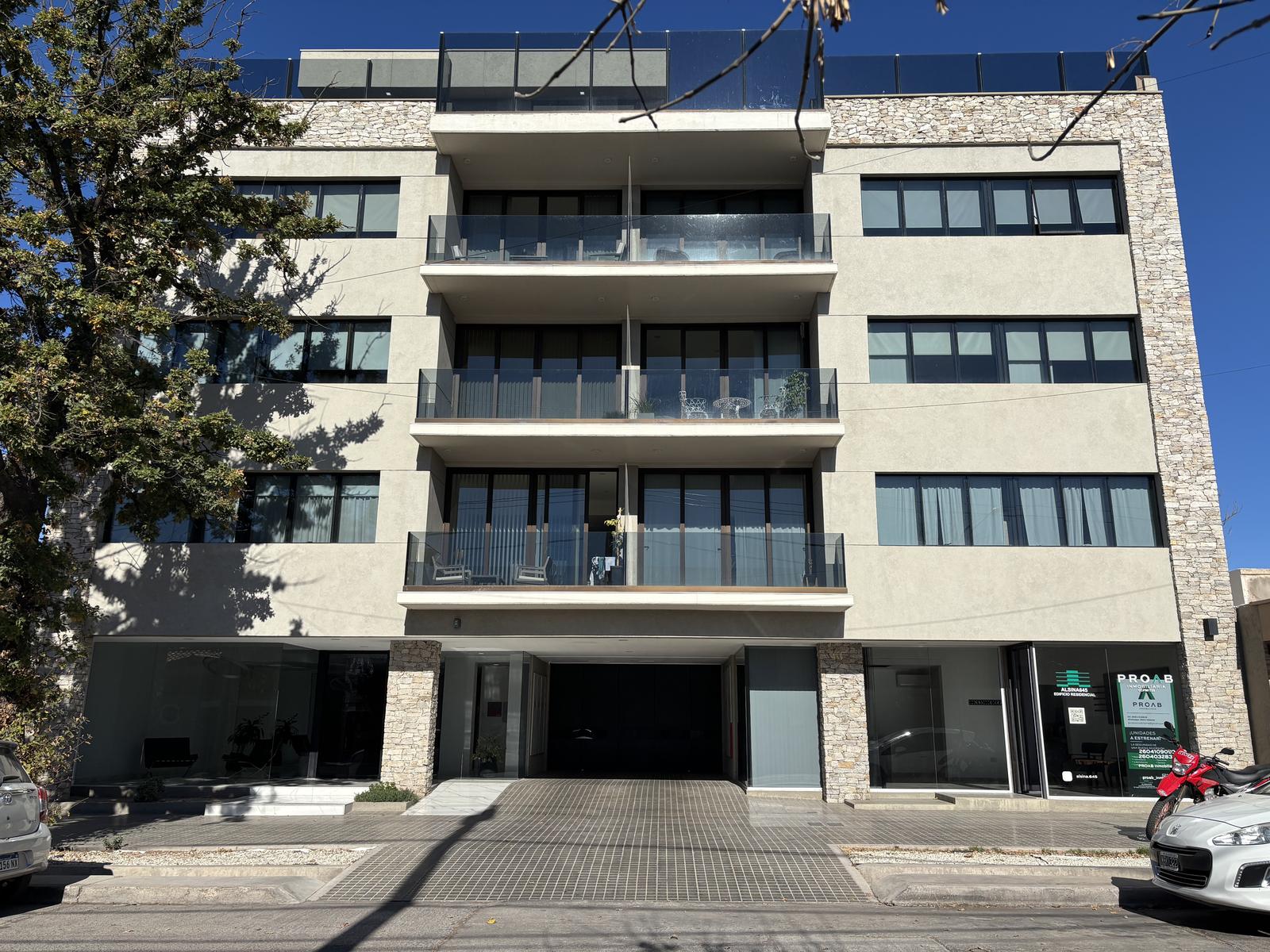Venta | Departamento con amenities en Edificio Alsina | CAP7037435