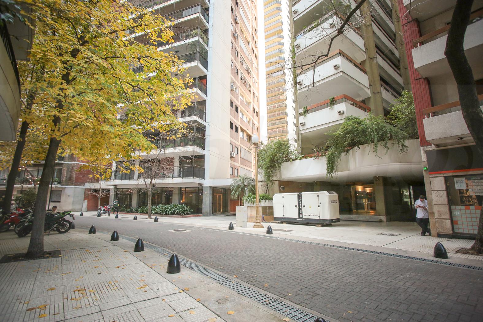 Venta | Departamento / semipiso 4 ambientes con dependencias , cochera ...