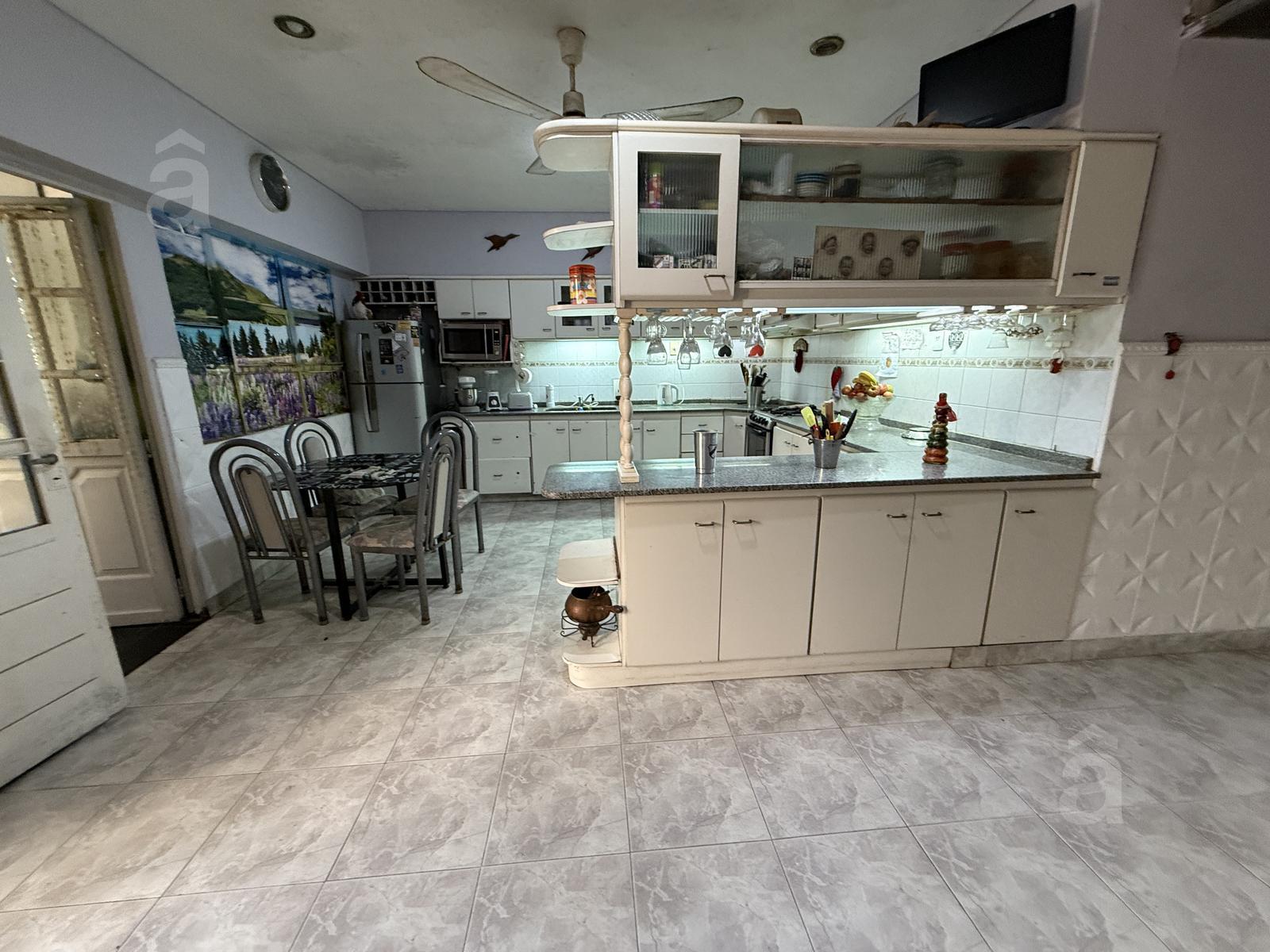 Venta | PH Tipo Casa en Planta Baja en Venta en Villa Ballester, con fondo, quincho, pileta ...