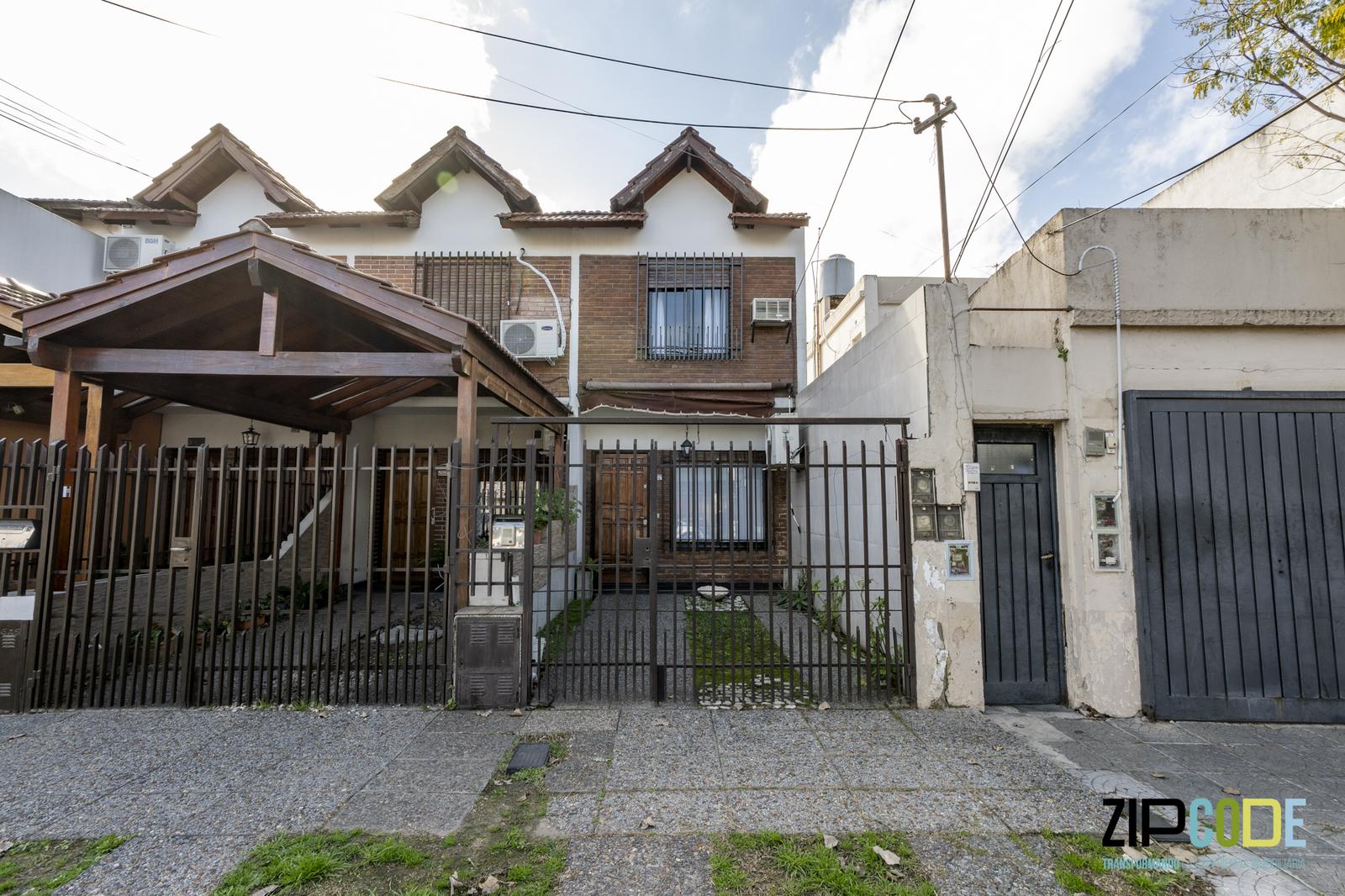 Venta | Venta Duplex de 4 amb con Parrilla, Jardín y Quincho en Ramos ...