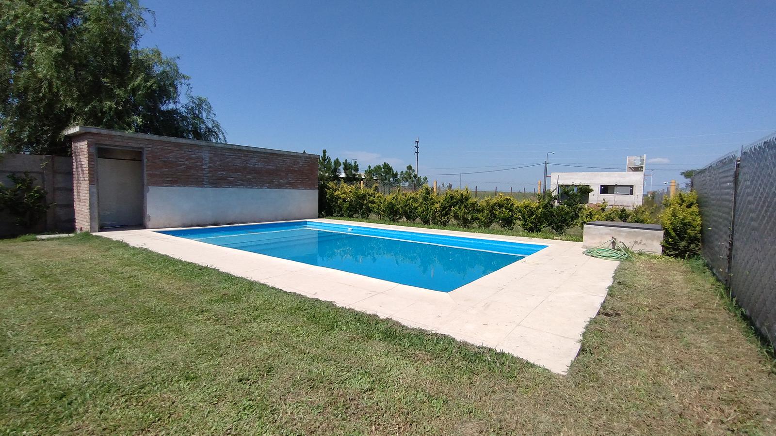 Venta | VENTA/PERMUTA - Casa a estrenar, 2 dormitorios con piscina - Roldán, Rosario. | SHO5040953