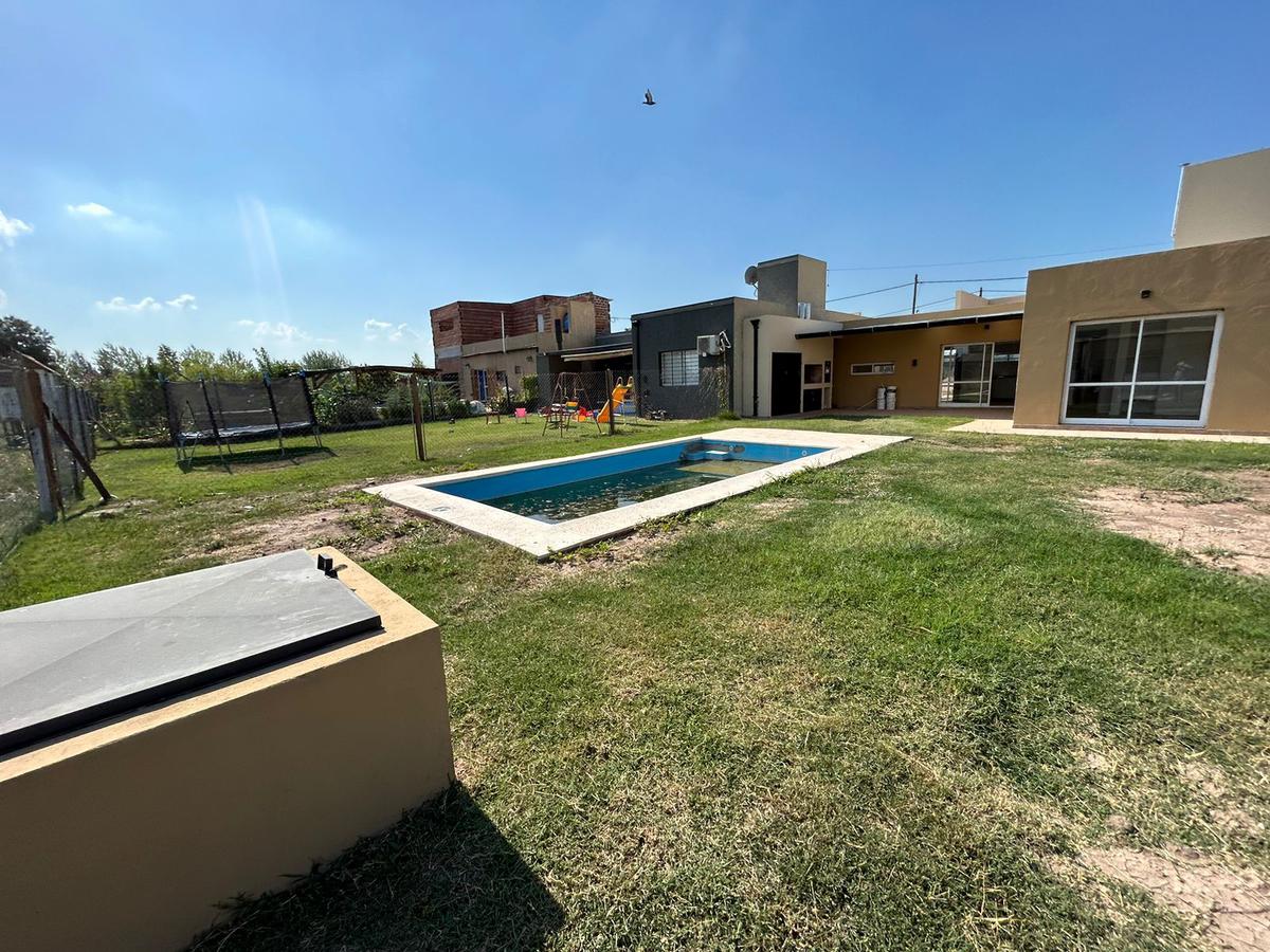 Venta | Venta- Casa a estrenar en sector A - Dos dormitorios- Pileta (Tierra de Sueños 3, Roldan ...
