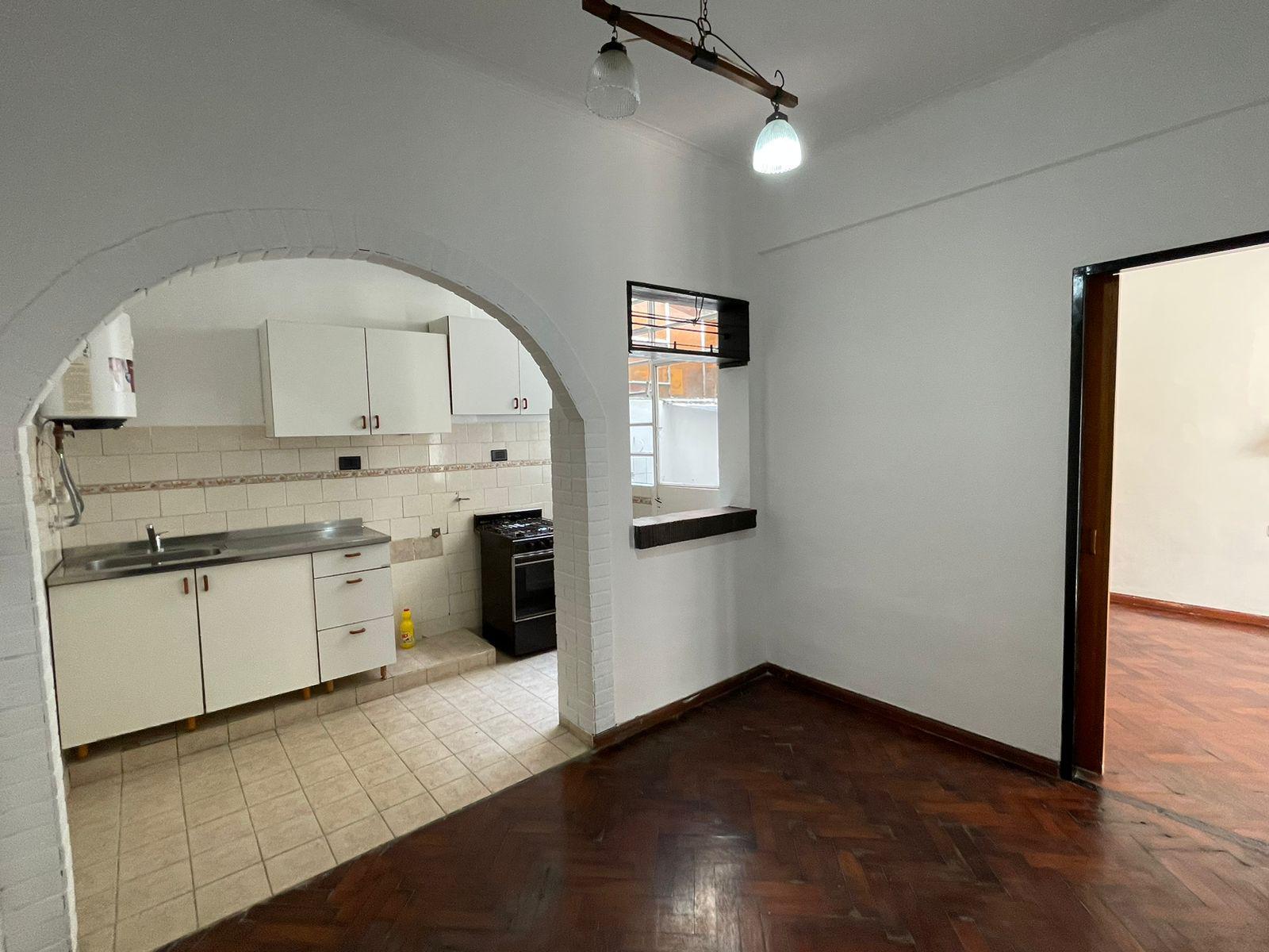 Alquiler | Alberti 500. Departamento de 2 ambientes en alquiler. PB con ...