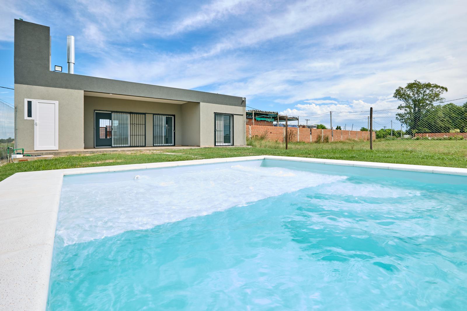 Venta | VENTA/PERMUTA - Casa - 2 dormitorios - Patios y pileta - Las Fincas de Ibarlucea ...