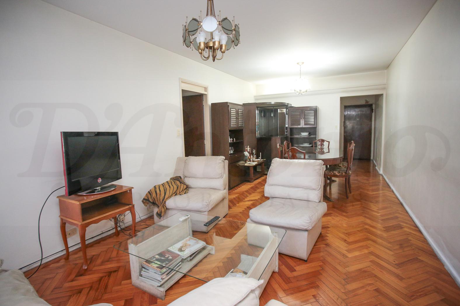Venta | Departamento de 4 ambientes con dependencia y patio común en ...