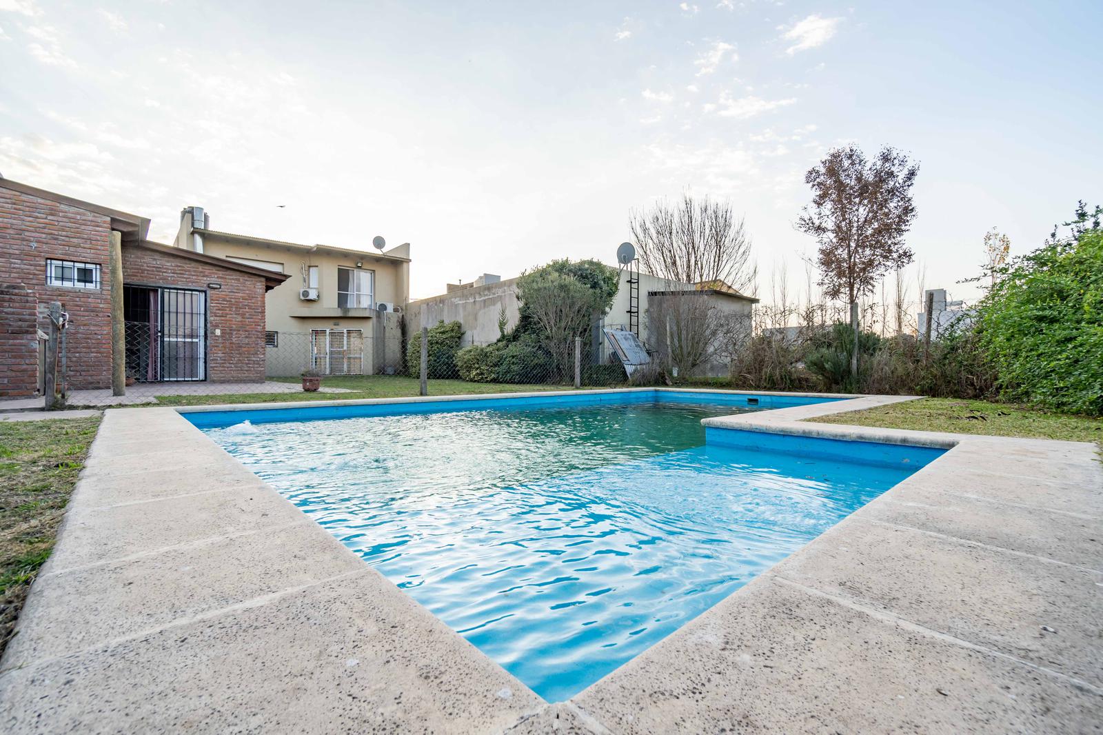 Venta | VENTA /PERMUTA- Casa 3 domitorios con piscina - Tierra de Sueños 2, Roldán. | SHO5064452